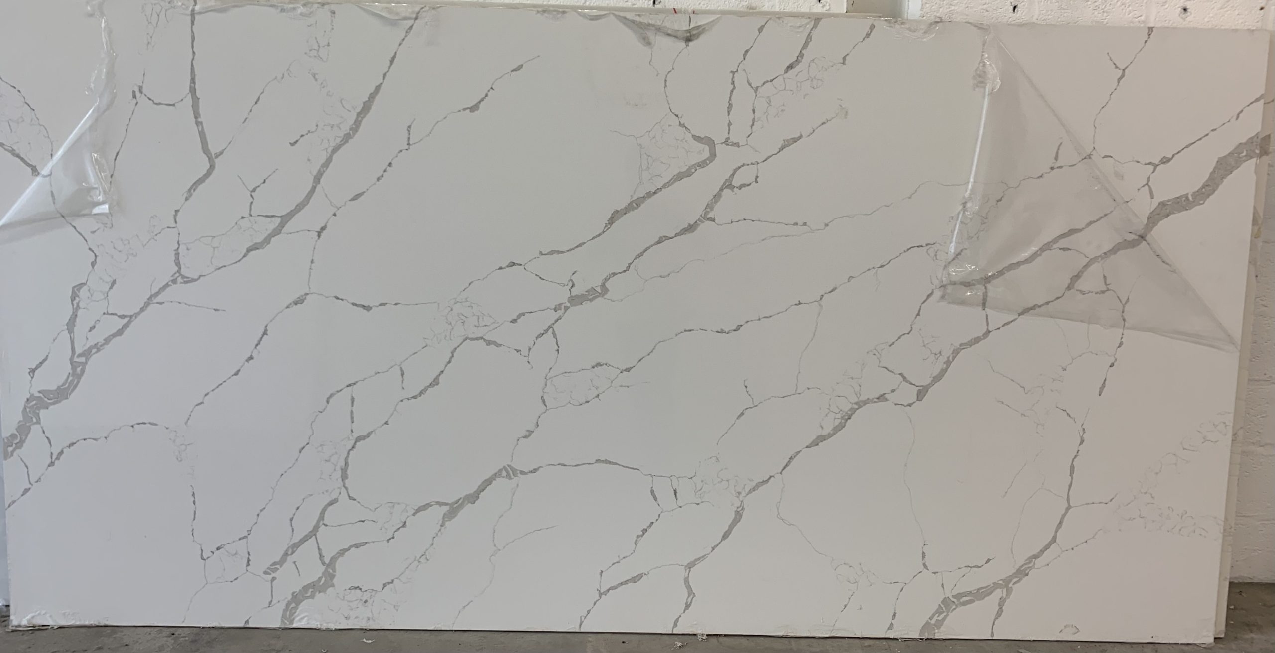 CALACATTA LAZA 127X64 – Gonzalez Granite